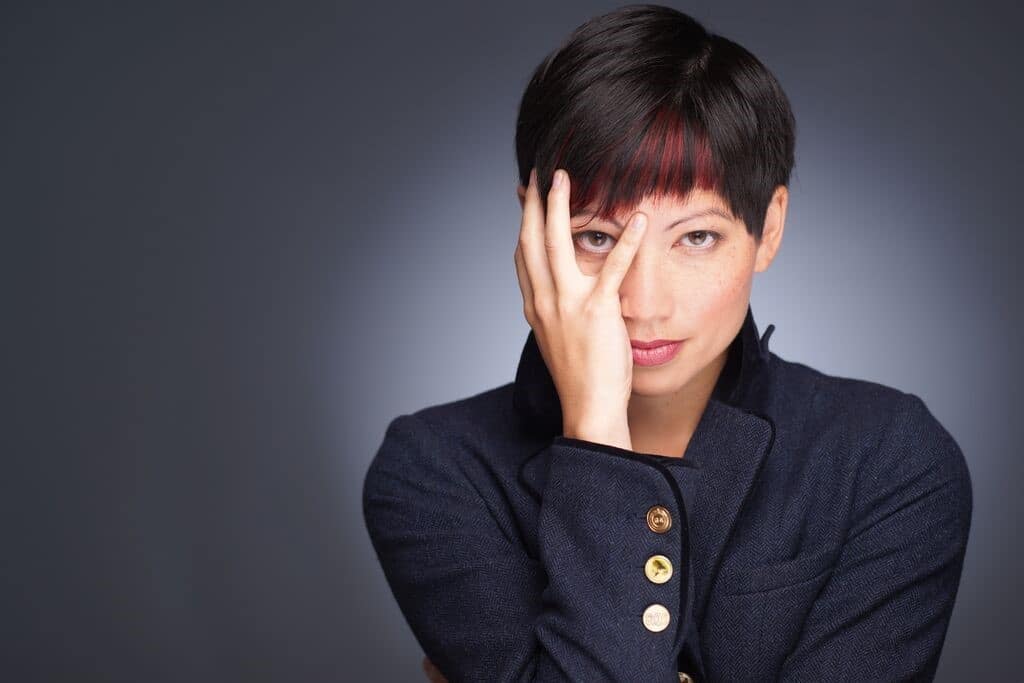 Billy Kidd Magician | Female Magician | Female Escapologist