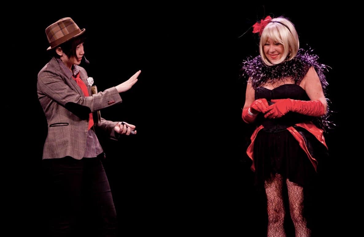 Billy Kidd Magician | Female Magician | Female Escapologist