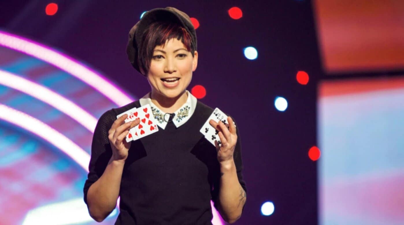 Billy Kidd Magician | Female Magician | Female Escapologist