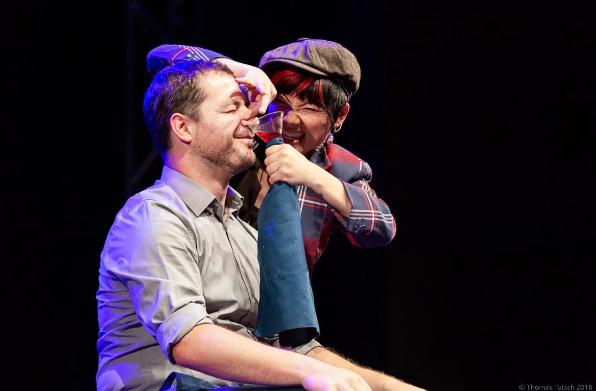 Billy Kidd Magician | Female Magician | Female Escapologist