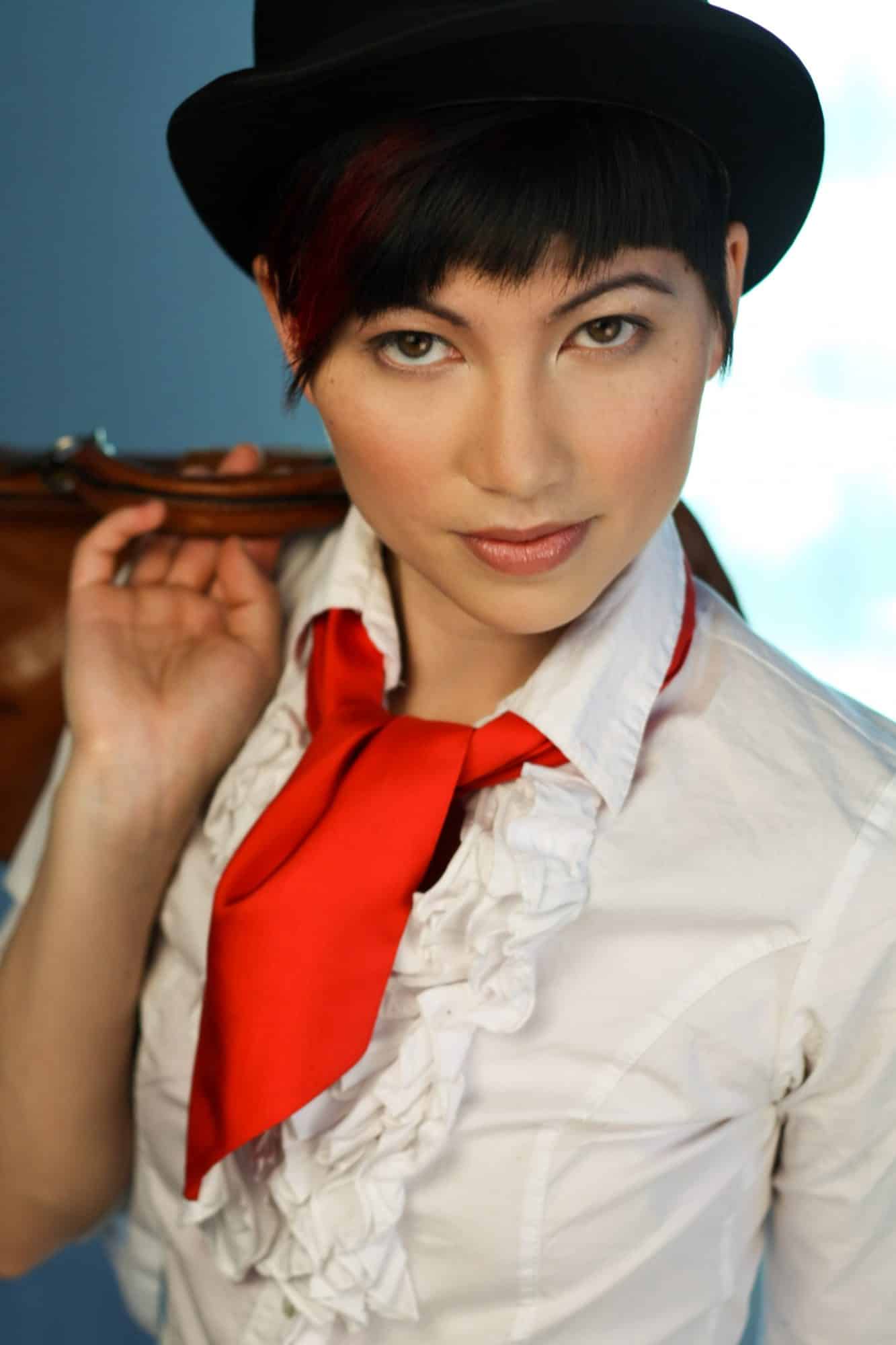 Billy Kidd Magician | Female Magician | Female Escapologist