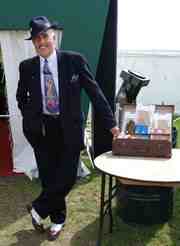 Viv the Spiv | British Themed Comedy Walkabout Character