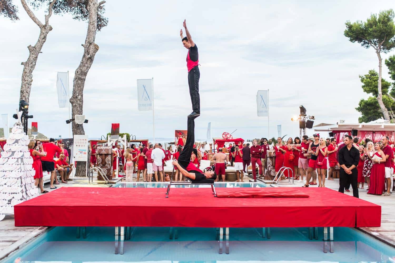 Icarian Brothers | Acrobats | Foot Jugglers | Human Foot Juggling