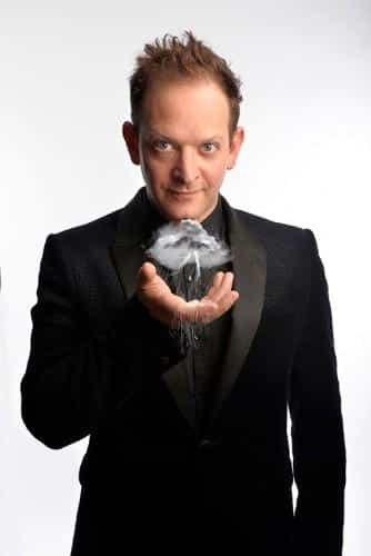 Neil Henry | Magician | Close Up Magician | Comedy Magician
